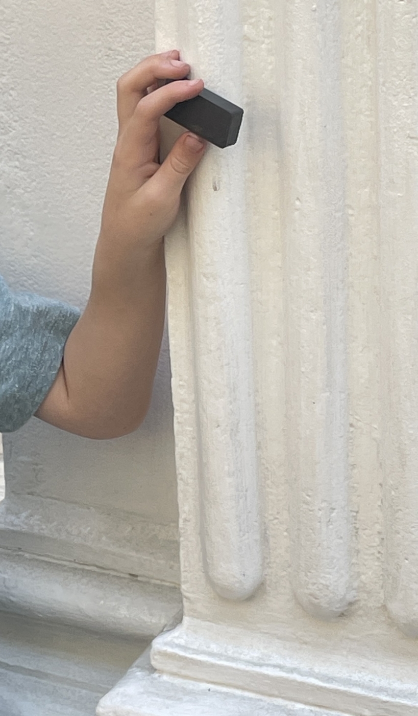 Magnet and cast-iron detail in SoHo | GANYC